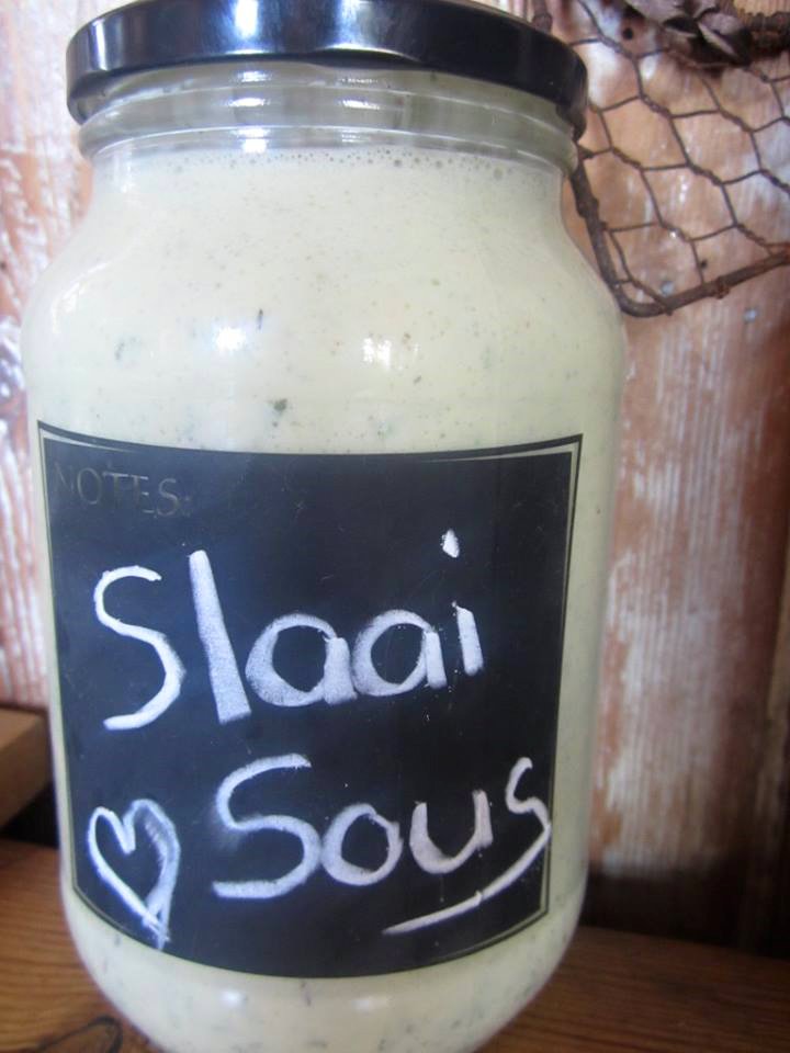 In en om die huis: Slaai Sous