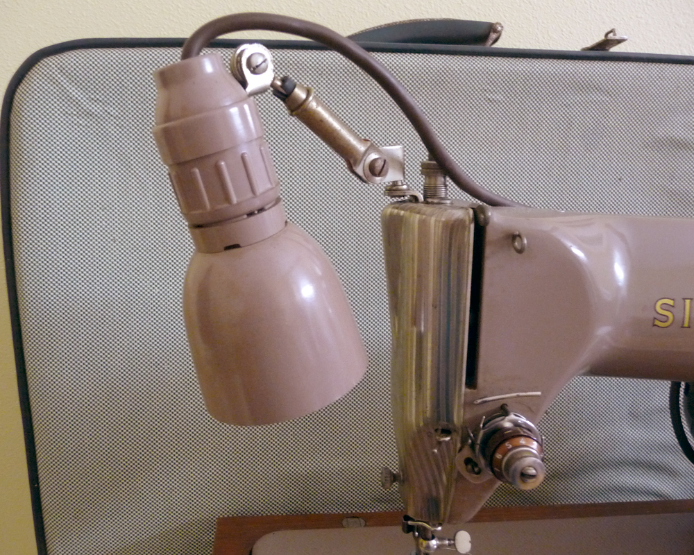 Sew Retro Machine: A Closer Look at the Singer 215G
