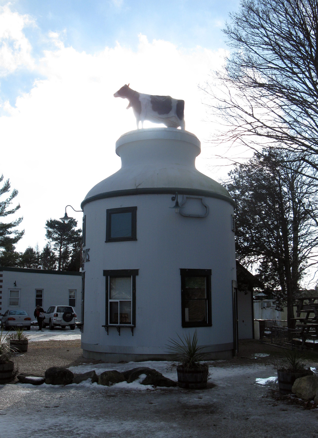 Eccentric Roadside: Milk route: The milk bottle/can/bucket buildings of ...