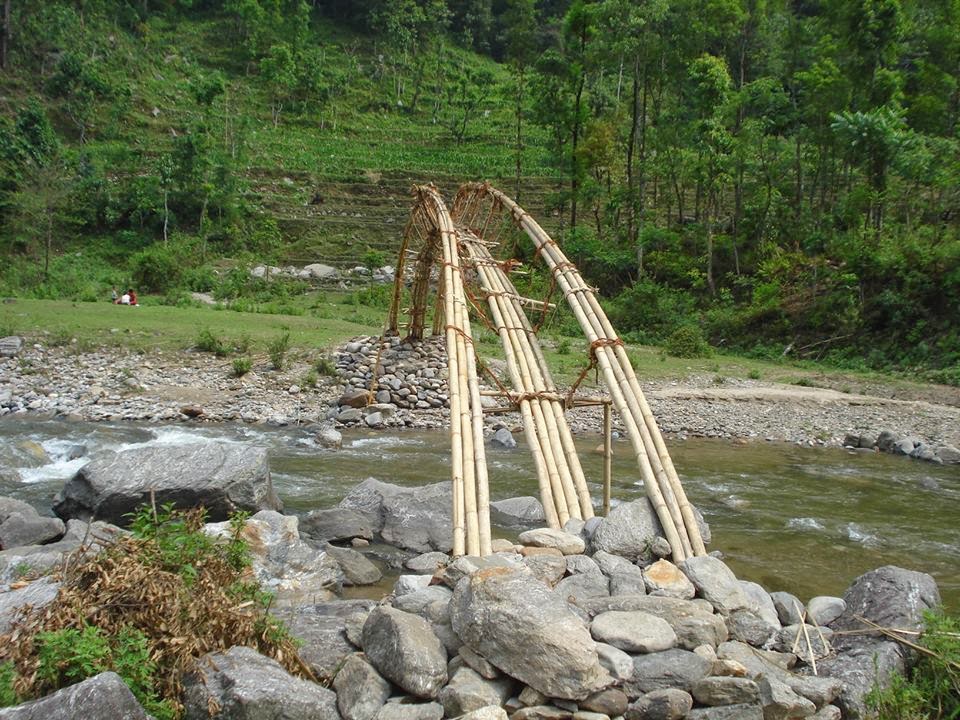 Construction Work: Bamboo bridge is still the compulsion for the people ...