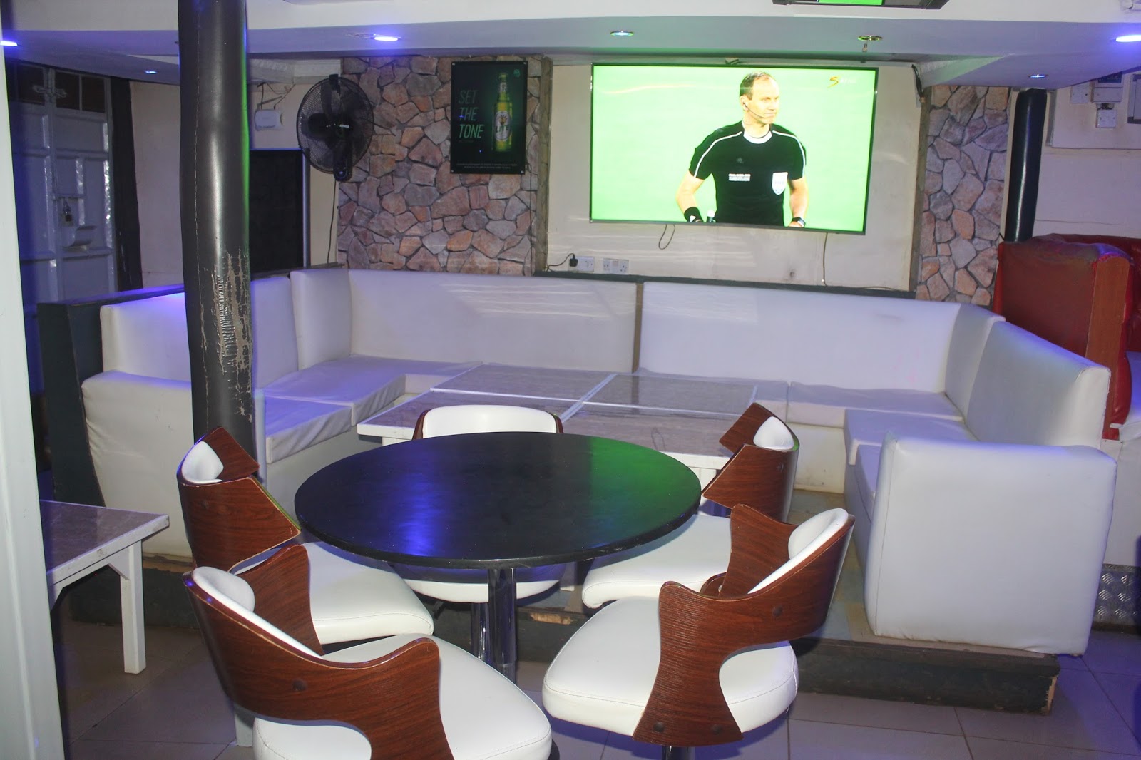 MADANJE JUNIOR.: THE INTERIOR DECO OF CLUB DA PLACE LOCATED IN KISUMU ...