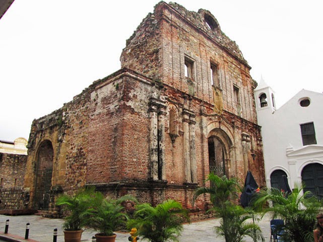 AT-14 Arquitectura de Panamá: Reseña El Arco Chato