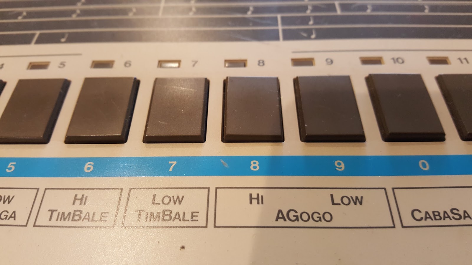 JonDent - Exploring Electronic Music: Roland TR - 727