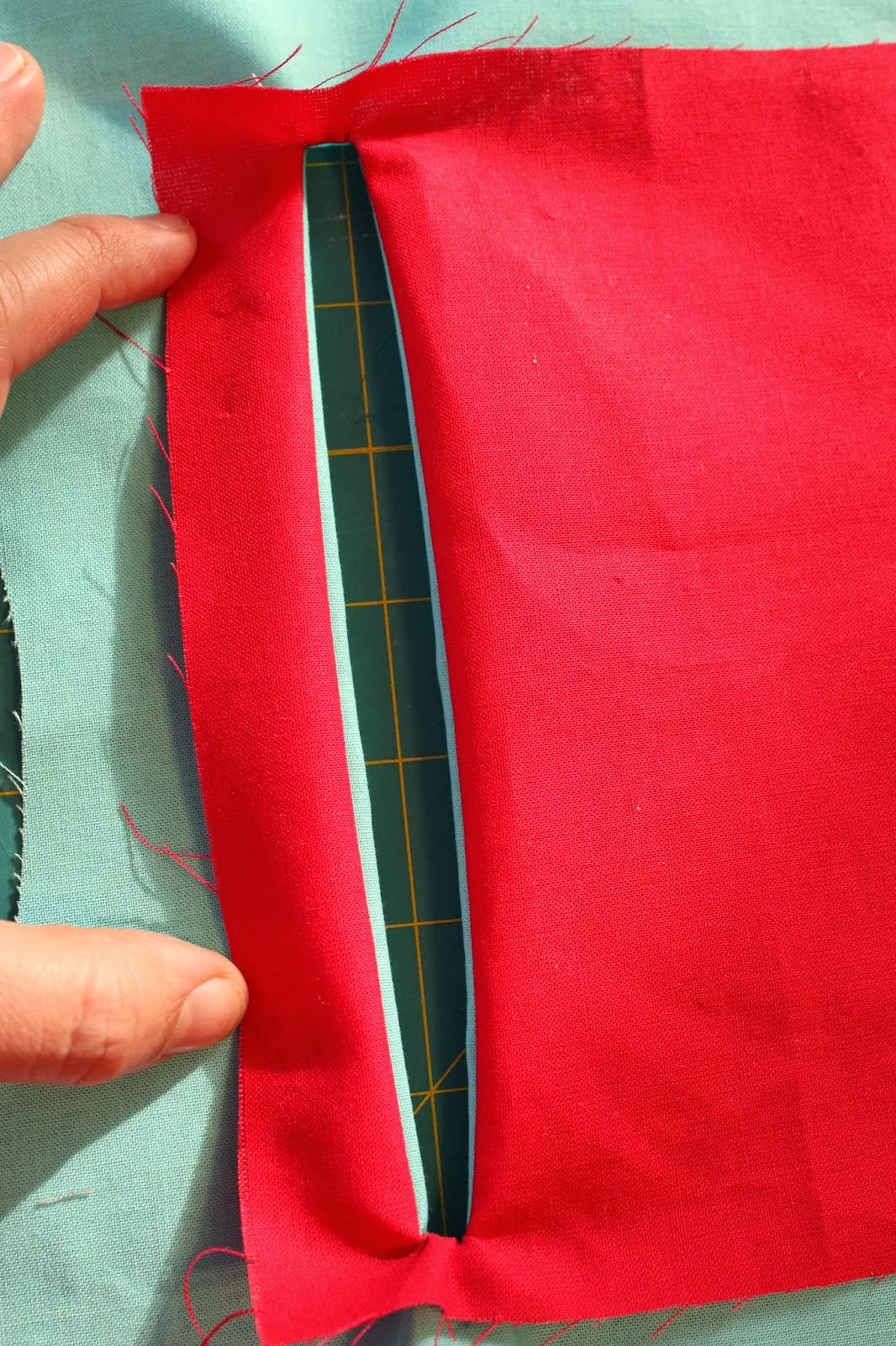 Park and Darwin: TUTORIAL; how to sew a zipper pocket into the lining ...