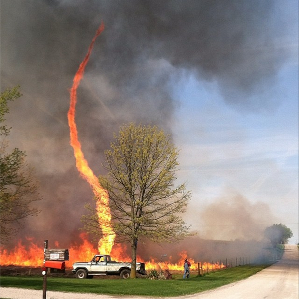 Matt's Weather Rapport: Amazing Fire Whirl Spins Over Missouri Field