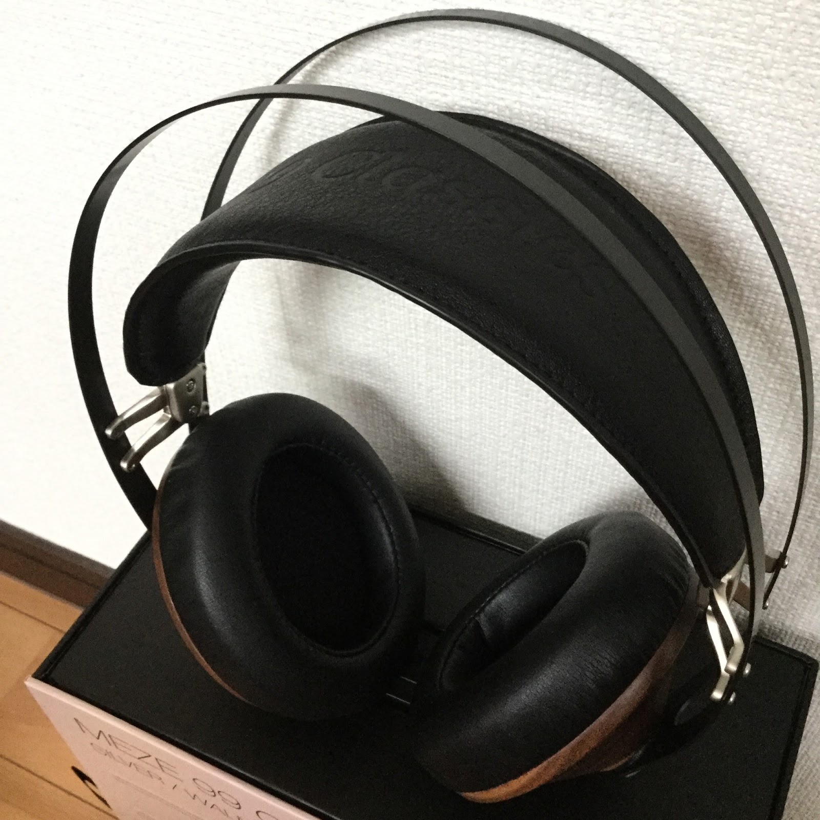 Meze 99 Classic headphone review - expatinjapan
