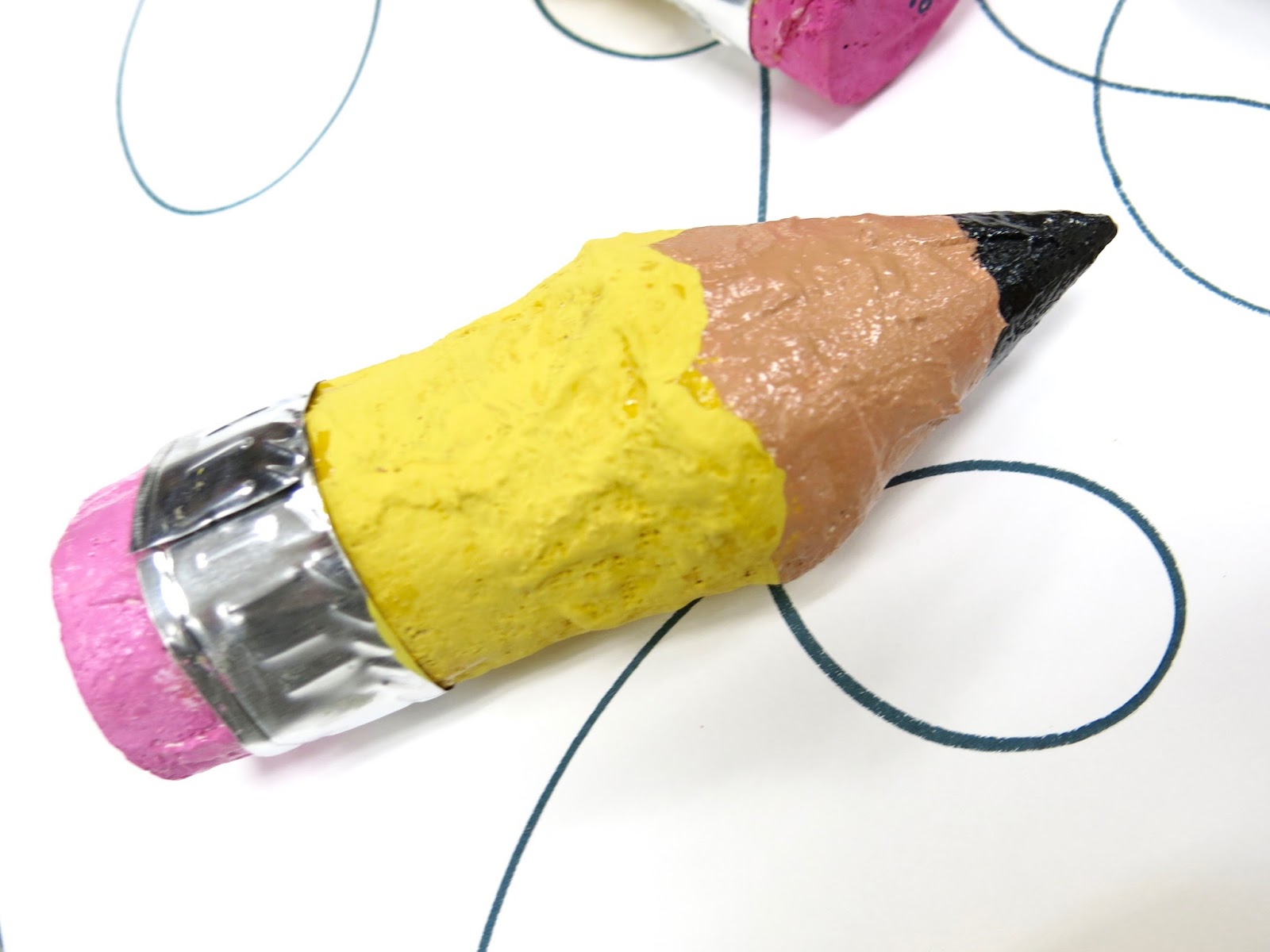 Cassie Stephens: In the Art Room: EASY Two Day Pencil Sculptures