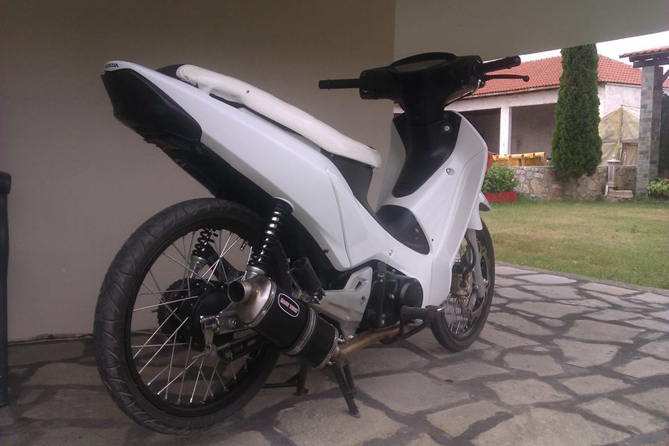 Mikrowio me dio rodes: Honda Innova Injection