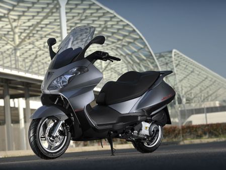 APRILIA ATLANTIC, el MAXI ~ Ciao Moto