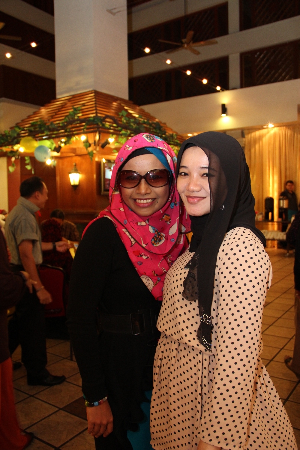 Mirror mirror on the wall... Who's the beautiful of the all...: Majlis ...