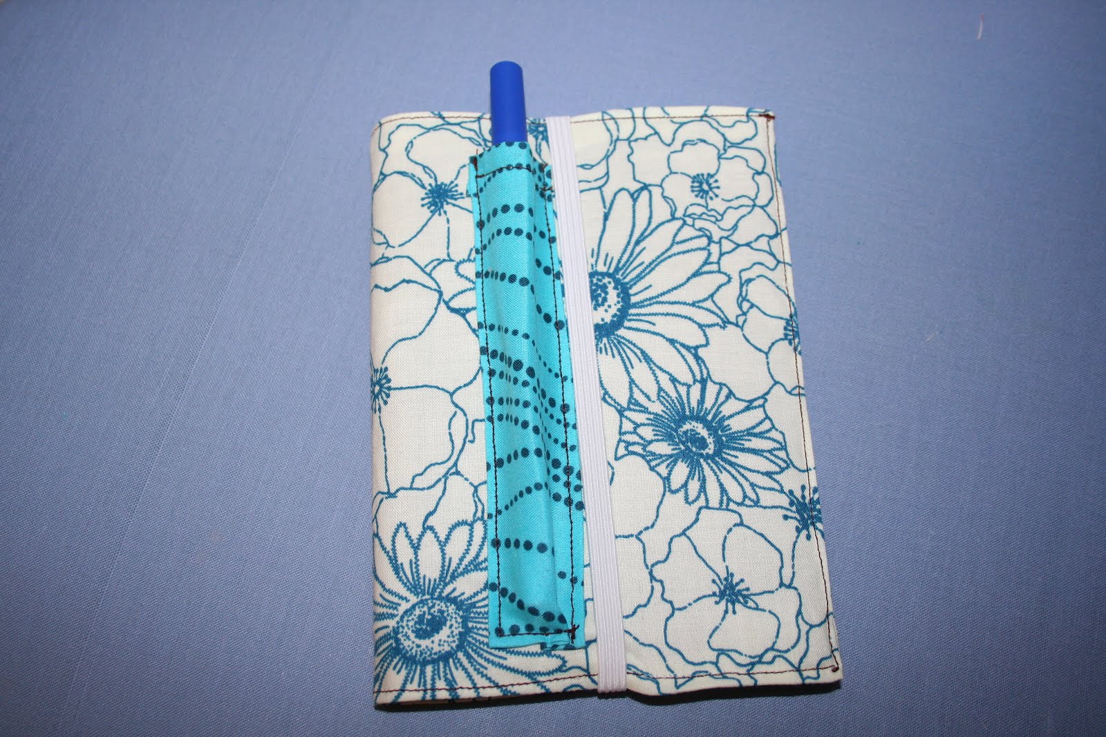 Confessions of a Desperate Mom: Fabric Covered Notepads