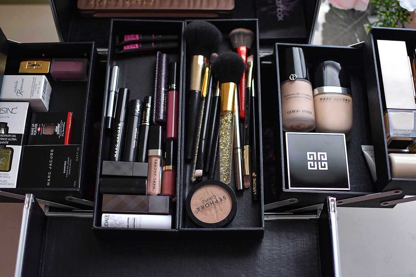 Organize Your Cosmetics With Joligrace Makeup Cases | Nina's Style Blog