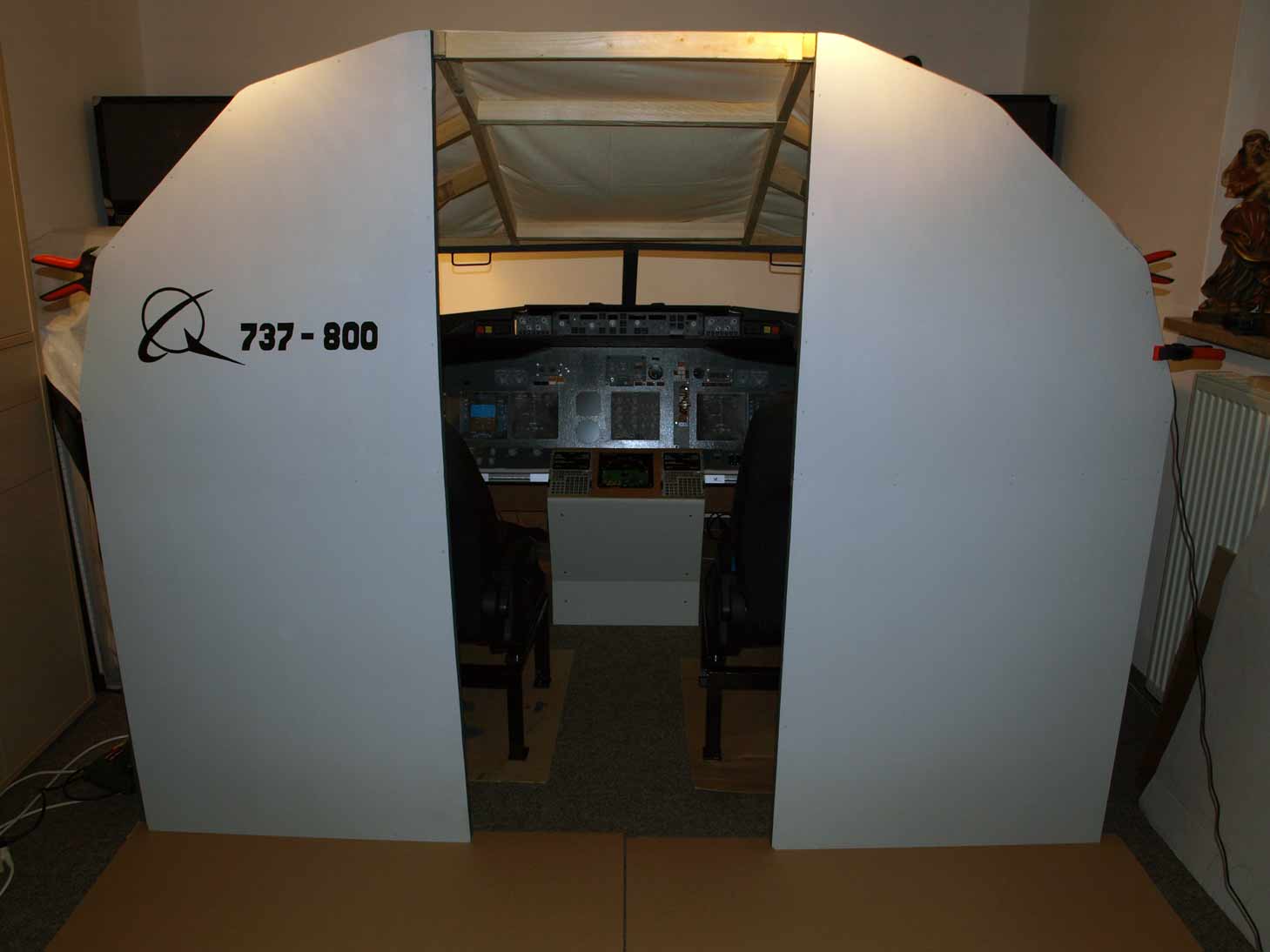 Boeing 737 Homecockpit: Shell und Podest