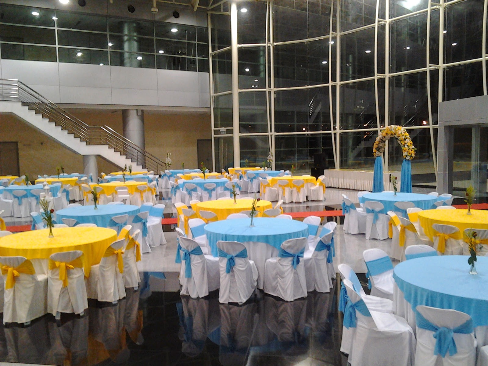 citarasa d'seroja: MEJA MAKAN TETAMU VIP