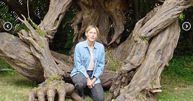 Las migas me persiguen: This tree-like sculpture is reminiscent of ...