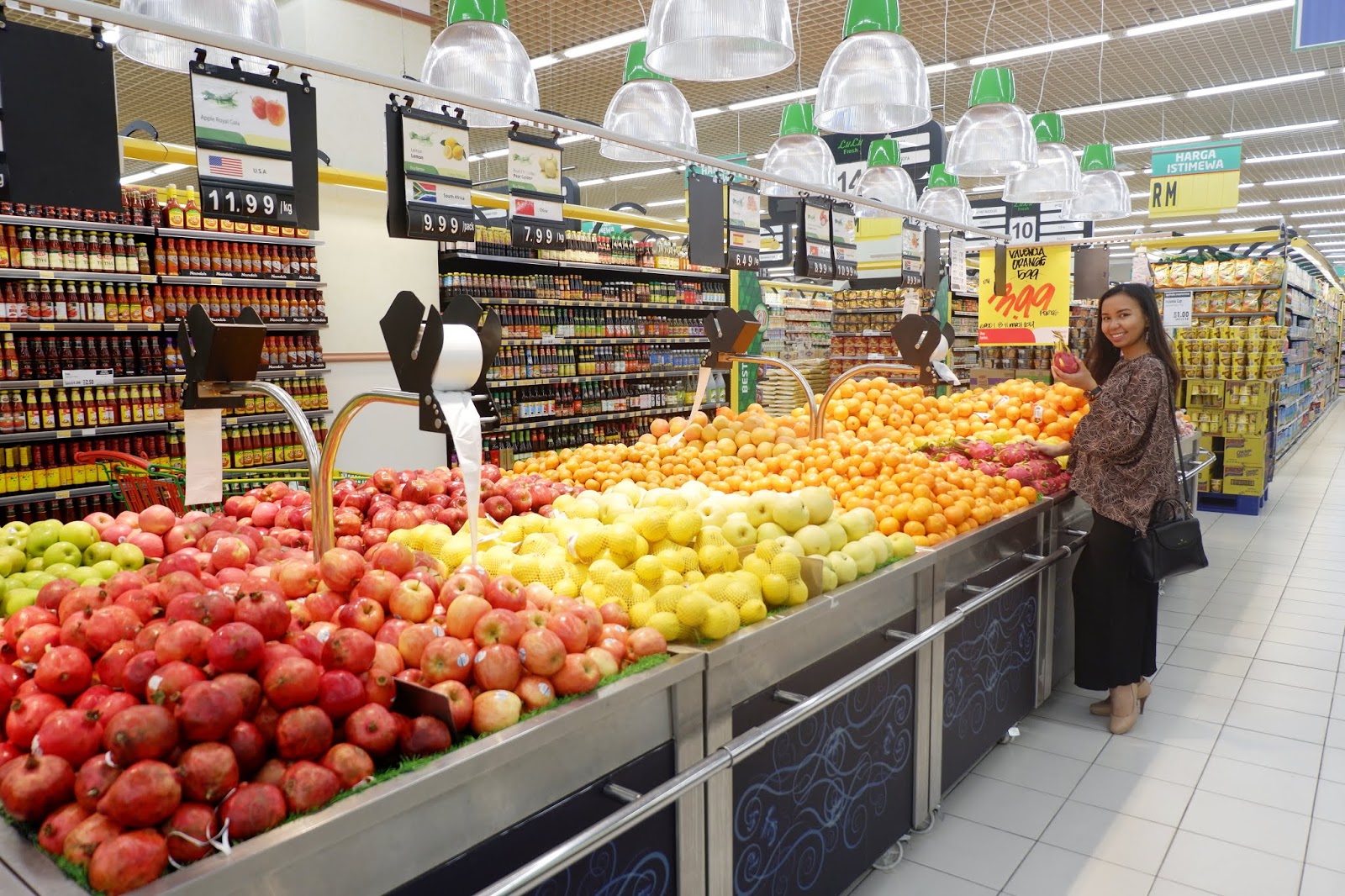 Sara Wanderlust: LuLu Hypermarket & Department Store gives RM50 to Shoppers