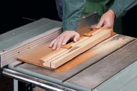 World Of Wood: Table Saw Taper Jig