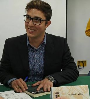 La Gran Biblioteca de David: Entrevista al escritor Mario Vega, autor ...