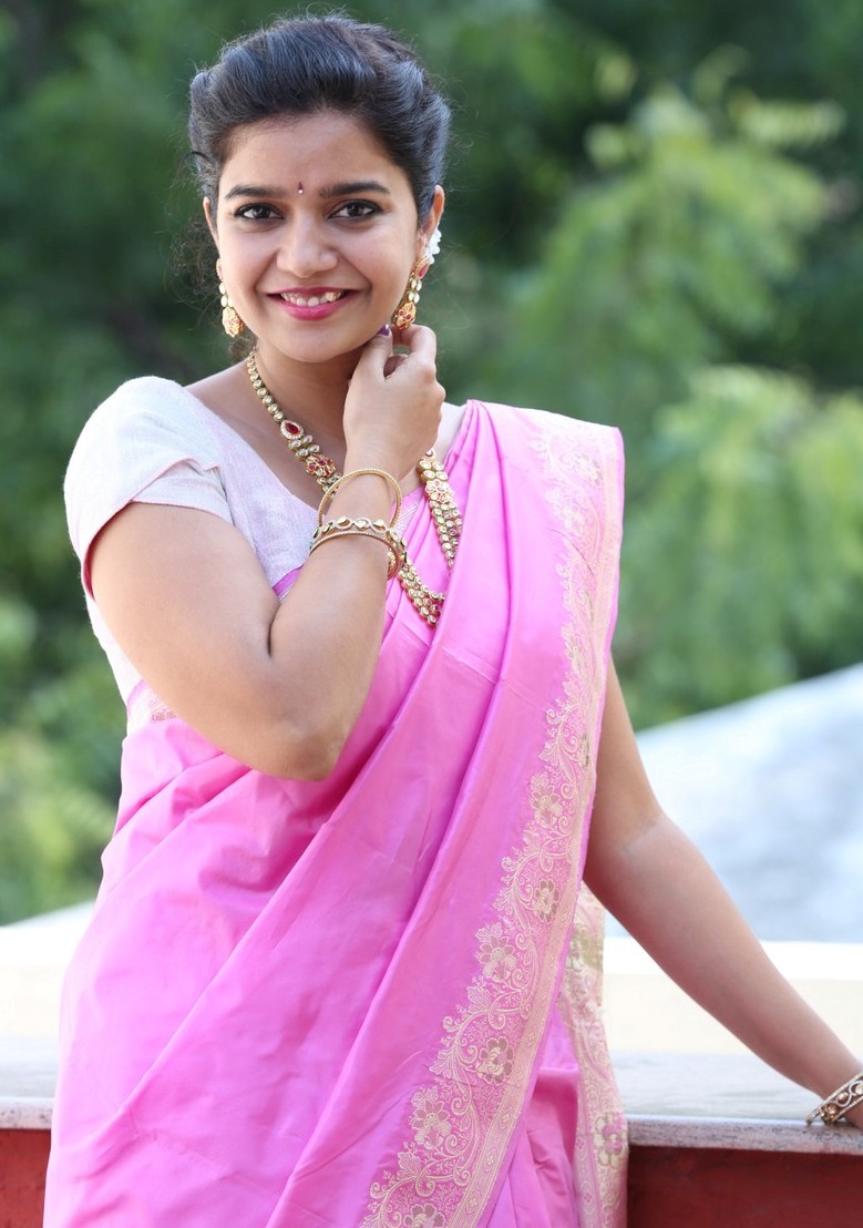 Actress Swathi Reddy Stills In Traditional Pink Saree - Tollywood Boost