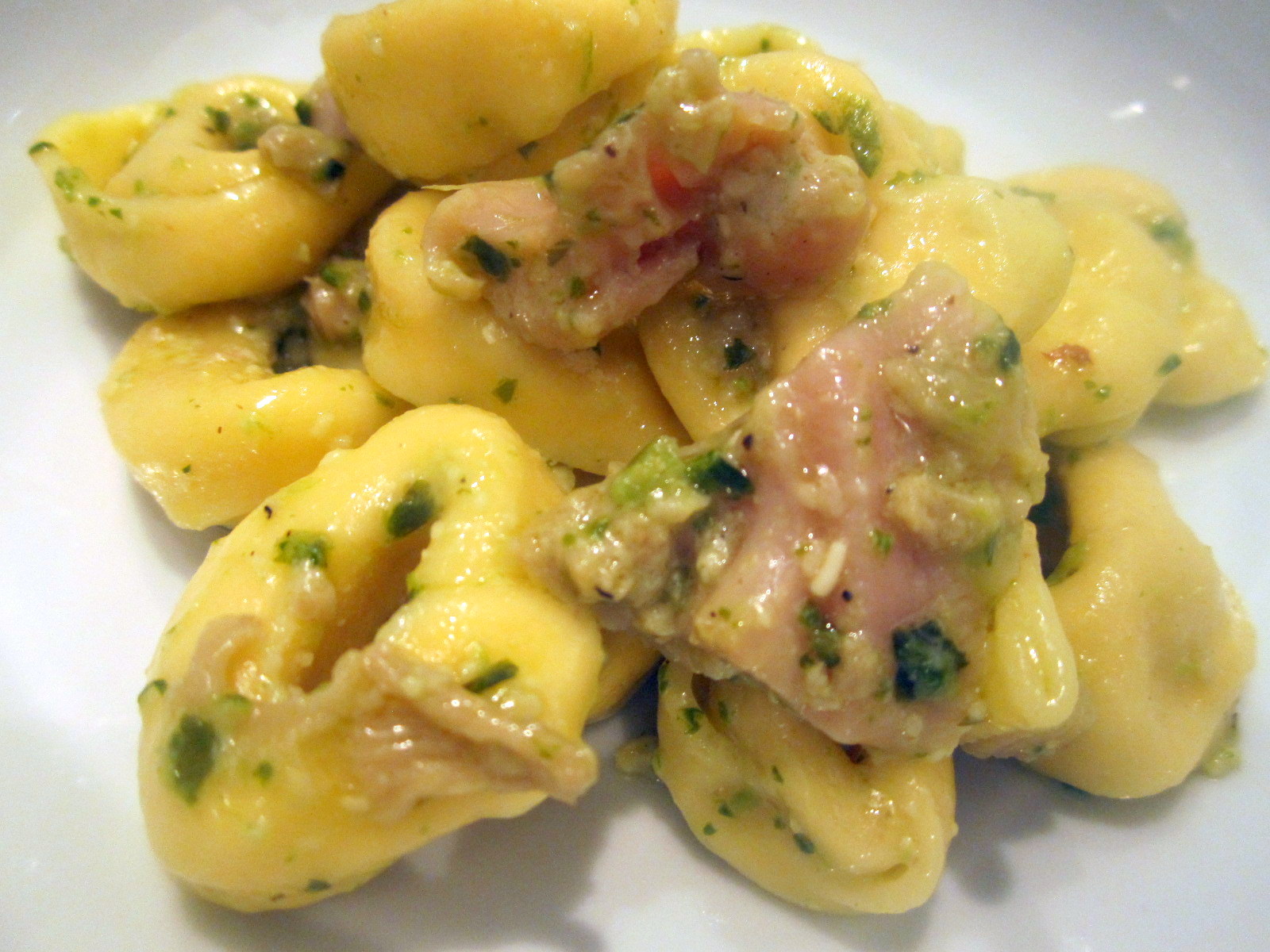 Sophie in the Kitchen: Pesto Clam Tortellini