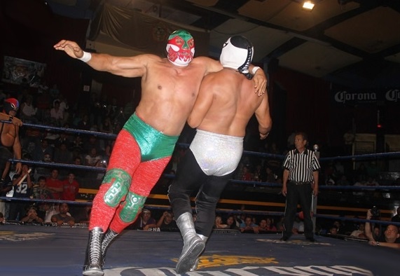 ¿QUIEN ES QUIEN? LUCHA LIBRE: CIEN CARAS JUNIOR