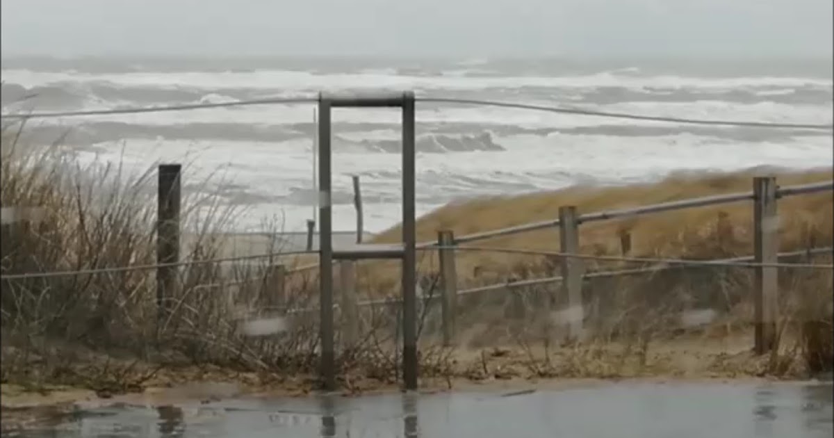 The Big Wobble : Live footage of storm "Doris" arriving on the Dutch ...