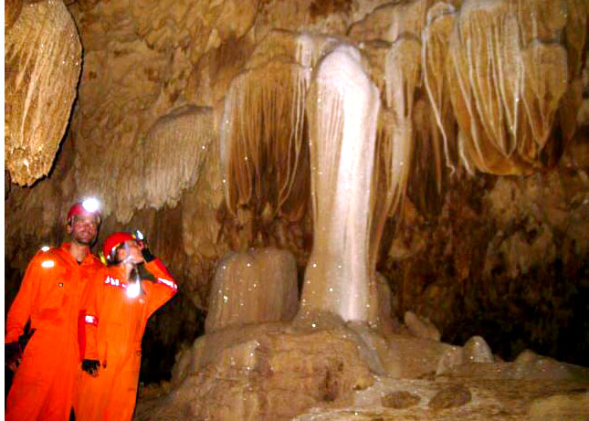 Jiabong, Samar (Western), Philippines Hot Spots: Jiabong, Samar Lobo Cave