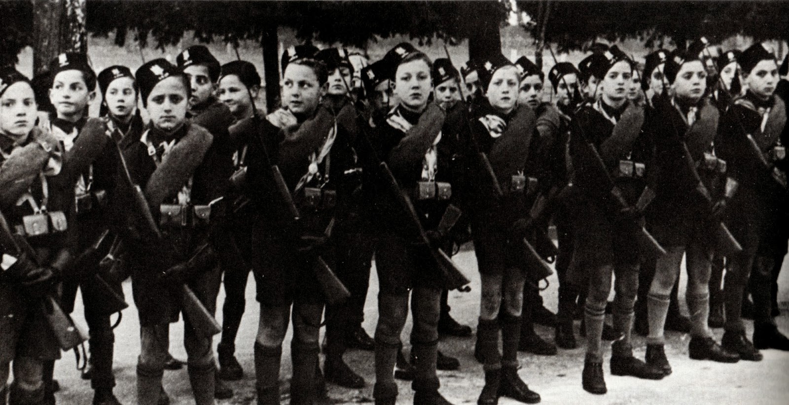 AVANGUARDIA NAZIONALE BERGAMO: I BIMBI D'ITALIA SI CHIAMAN BALILLA
