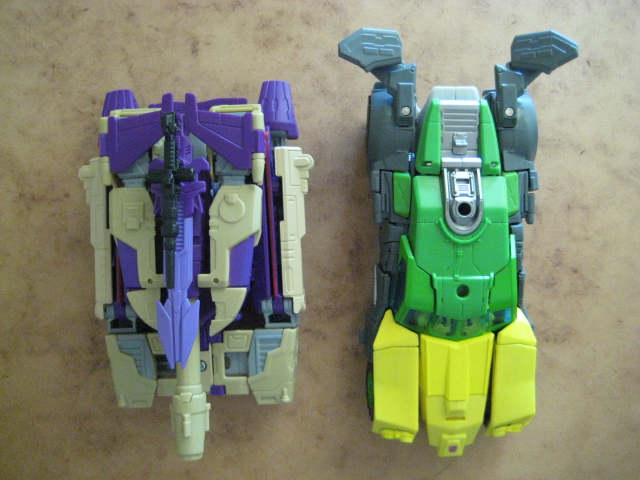 ChCse's blog: Toy Review: Transformers Generations Blitzwing