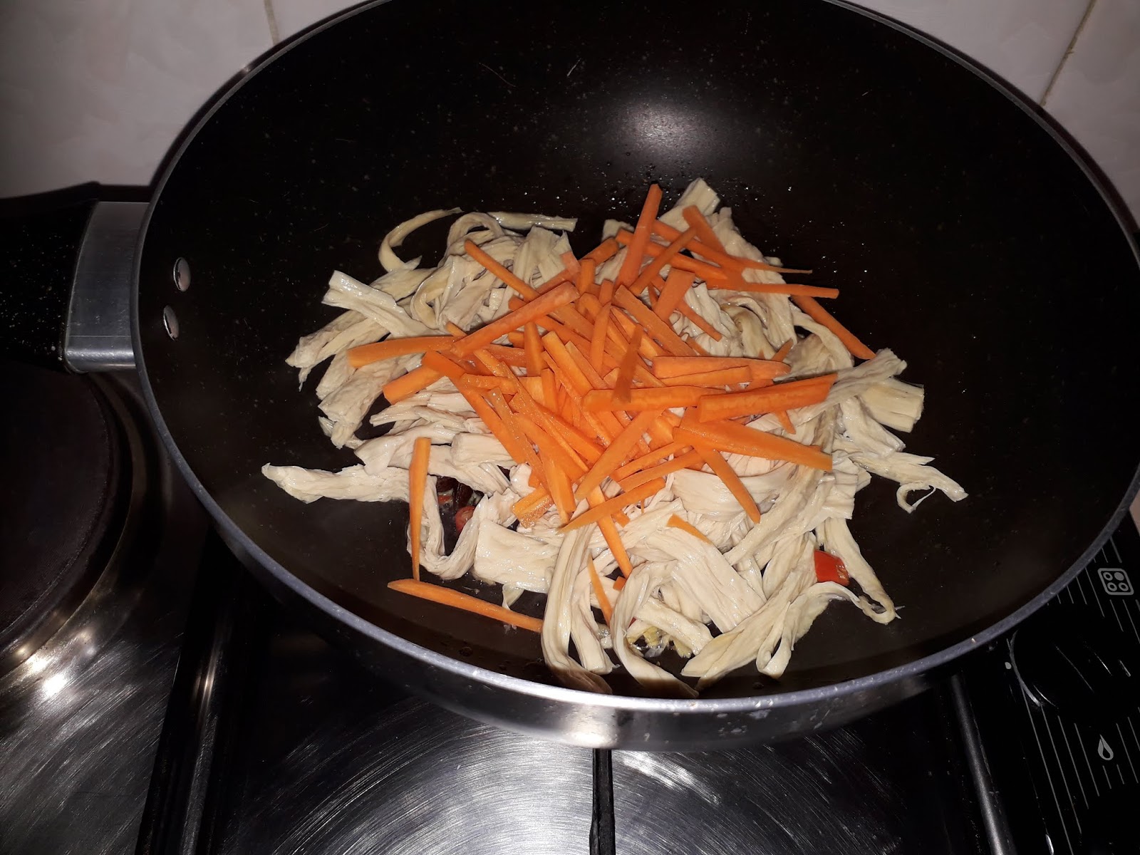 Cooking Pleasure: SPICY FRIED FRESH BEANCURD STICKS [FU CHOK]