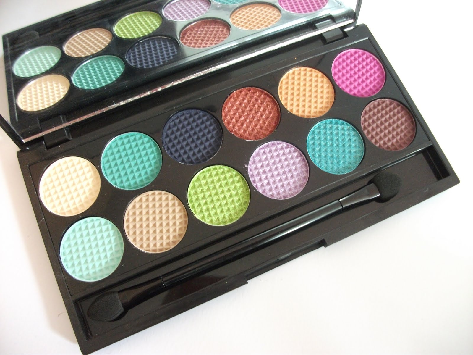 Aimee Blogs: Colour Blocking: Sleek Monaco Palette
