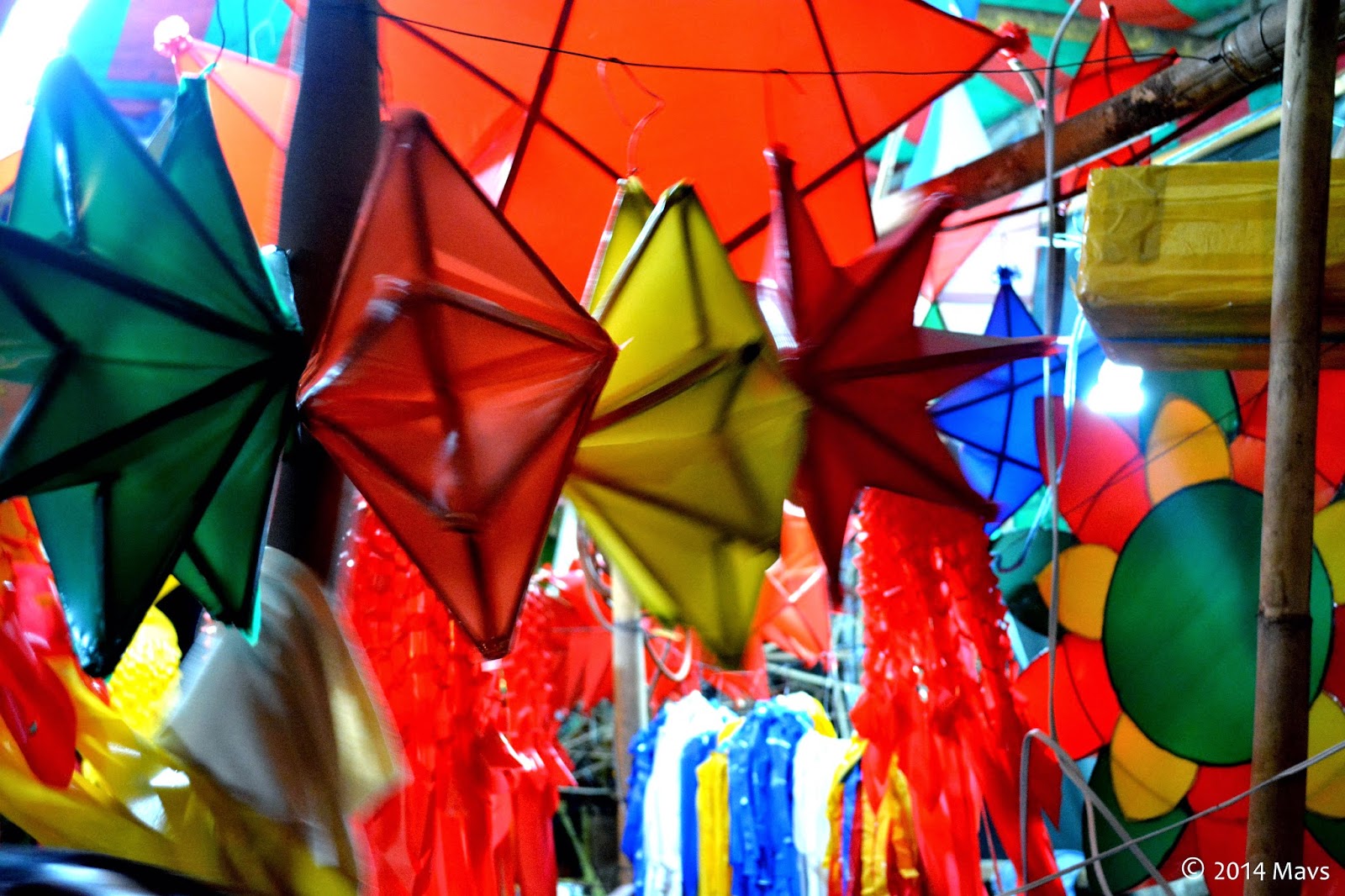 Focal Points & Journey: Various PAROL designs at Plaza Quezon