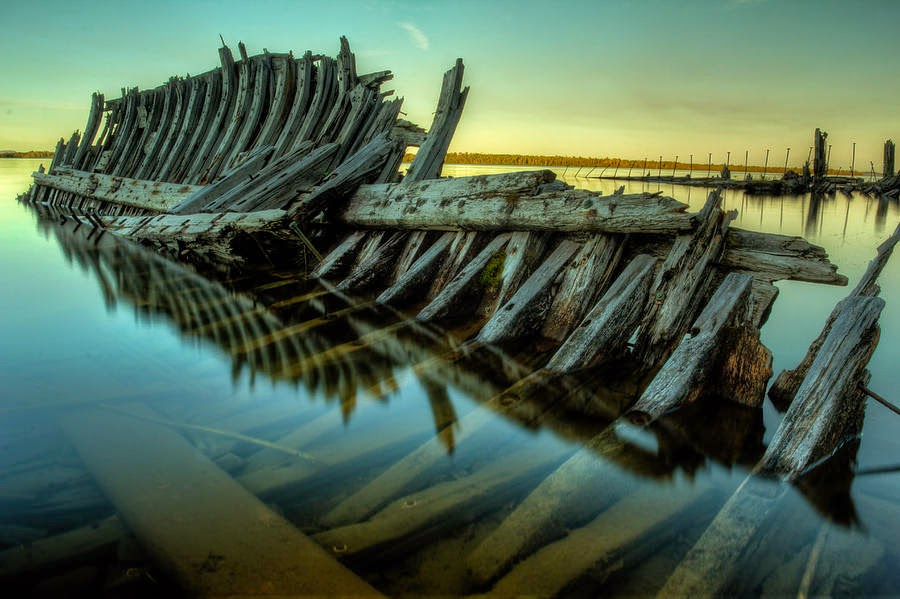 The Ghosts of Vessels Past: A Collection of Shipwreck Art | Rachel E ...