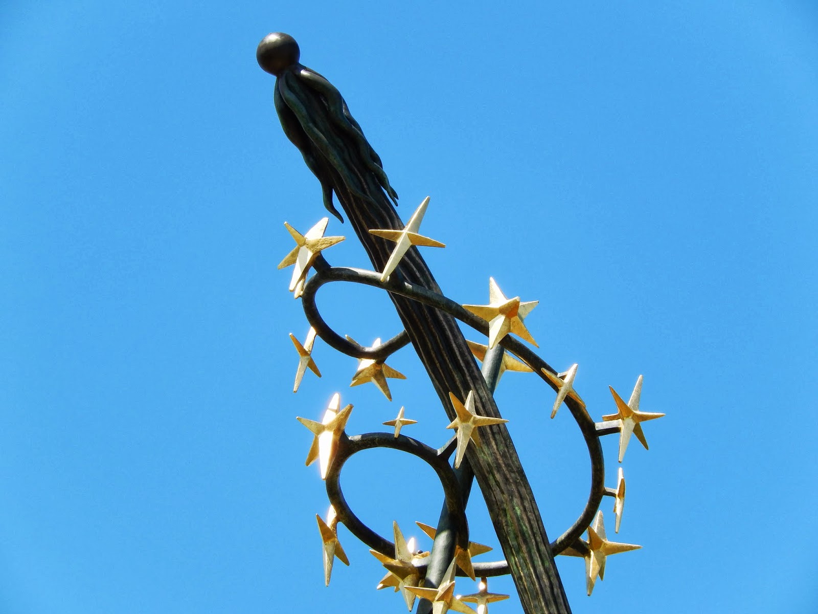 BigAppleAnnex.com: NYC Photoblog: Rocket Thrower Sculpture at Corona ...