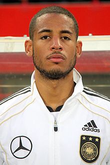 Dennis Aogo, Player's life story Dennis Aogo, Early life, Club career ...