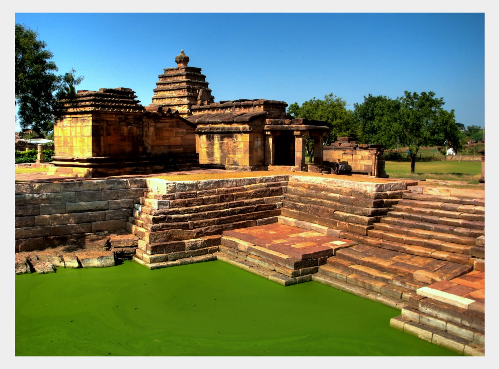 One day @ a time: Badami, Aihole, Pattadakal - Part 1