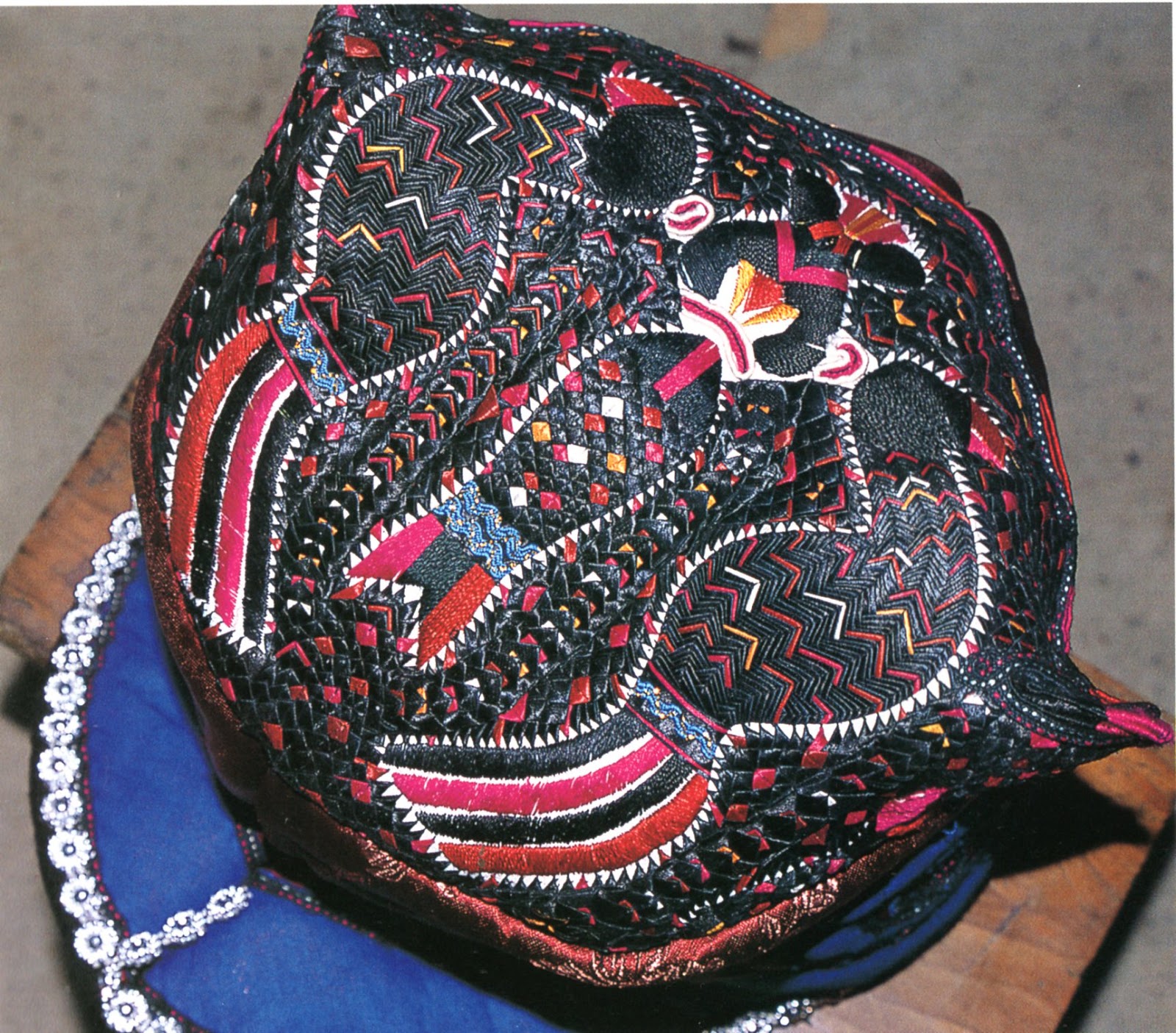 FolkCostume&Embroidery: January 2018