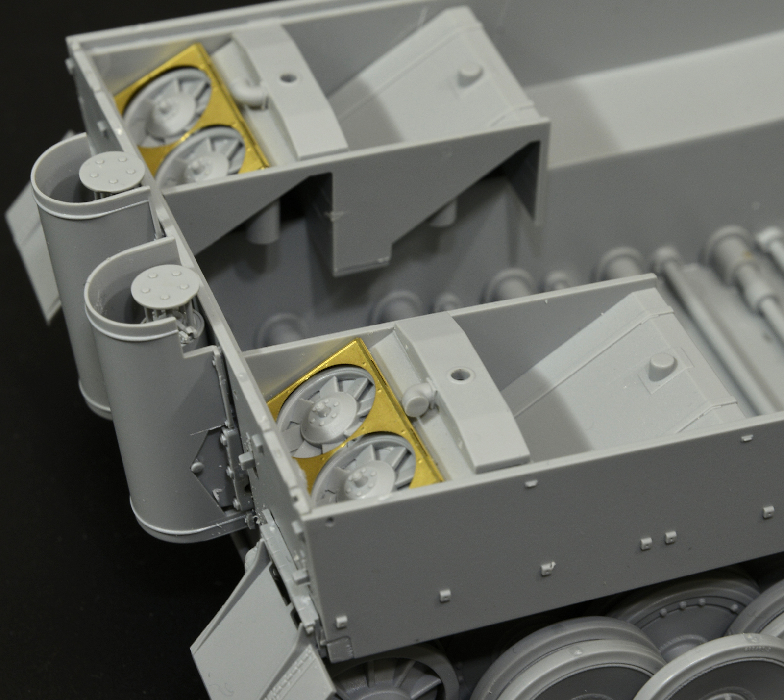 The Modelling News: Build Review: 35th scale Tiger I "131" s.Pz.Abt.504 ...