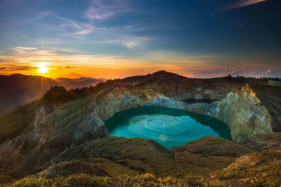 Kelimutu, the Amazing Three-Colored Lake in Indonesia « Indonesia Geek