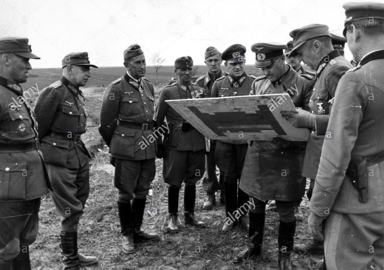 NAZI JERMAN: Foto Walter Model