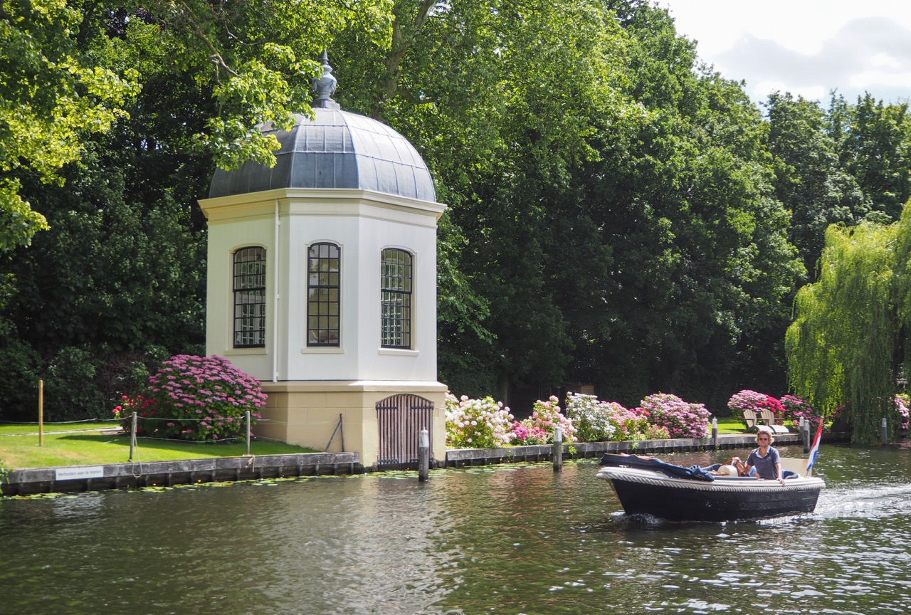 Netherlands: De Vecht- Amsterdam’s answer to the Loire Valley | Minor ...