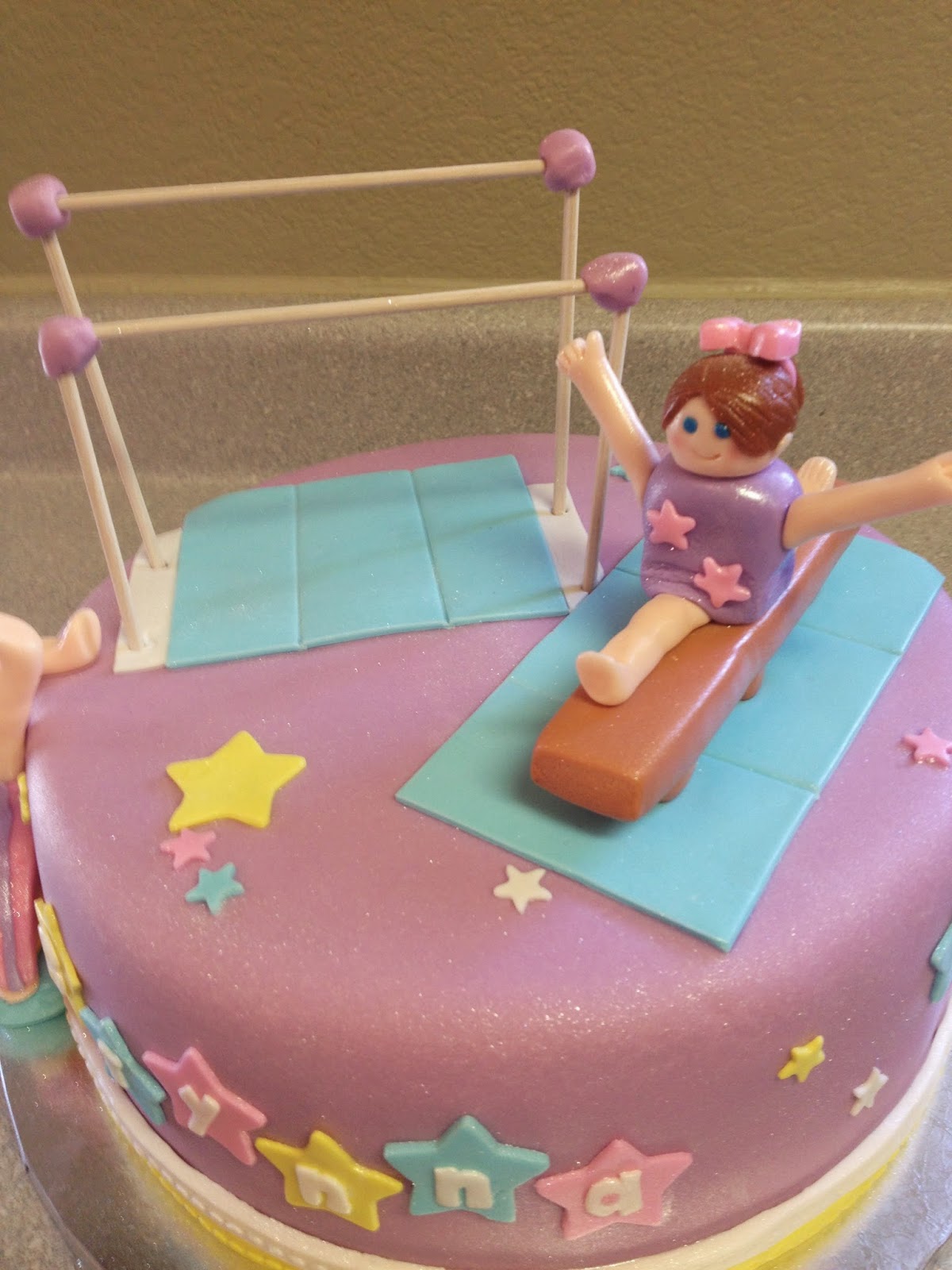 i heart cakes: Gymnastics theme cake