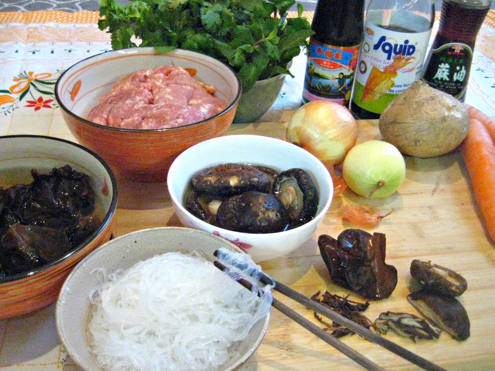 Susan's Savour-It!: Crunchy Chicken Rice Paper Spring Rolls (Chả giò)...