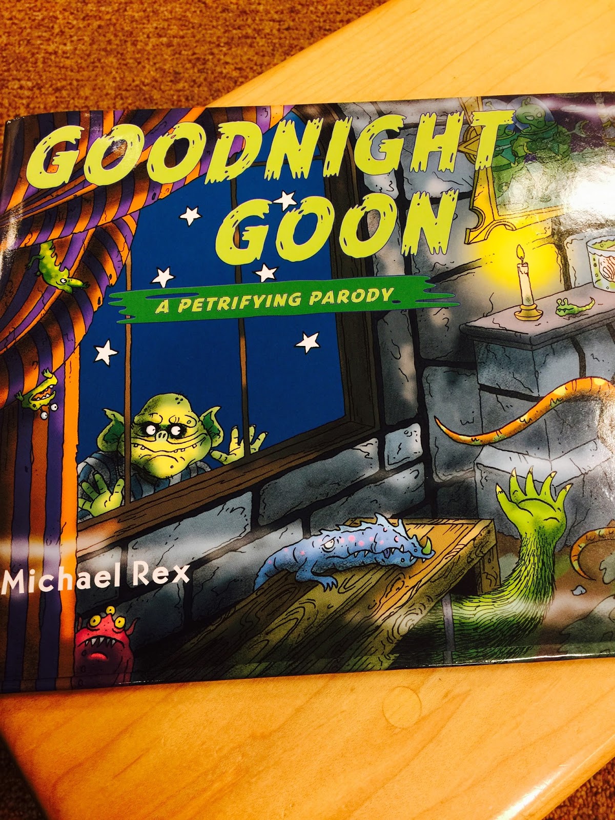 Bookshelf Detective by Kim Tomsic: Picture Books: Visual Treats for ...