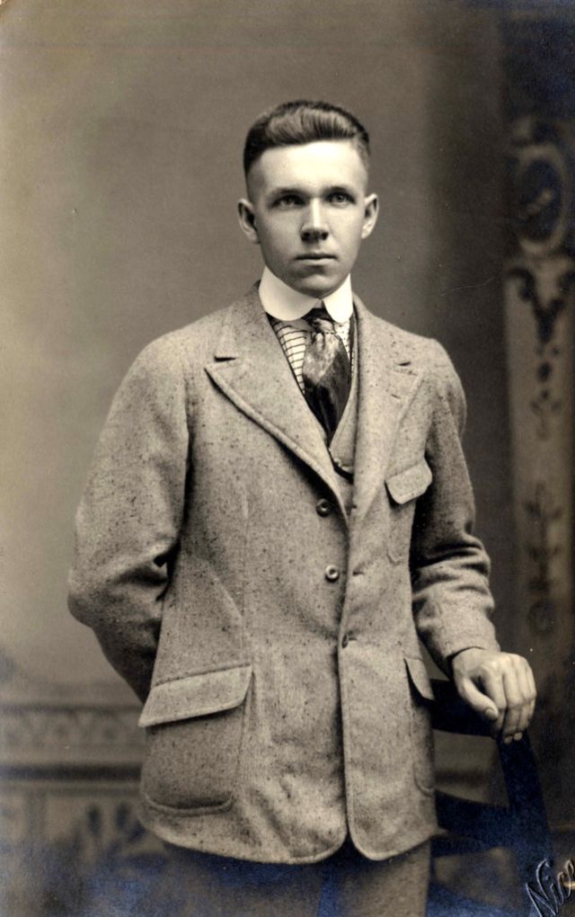 35 Old Photos That Defined Young Men's Fashion in the Early 20th ...