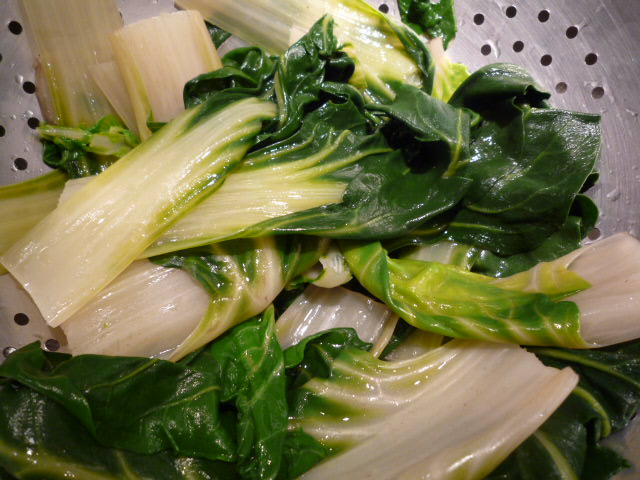 Bolli's Kitchen: Salade de blettes au mozzarella - Mangoldsalat mit ...