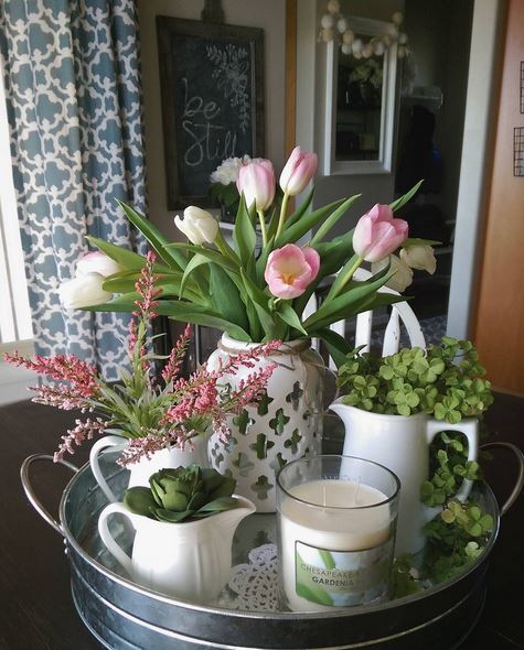 13 WAYS TO DECORATE A TRAY FOR SPRING - Delightfully