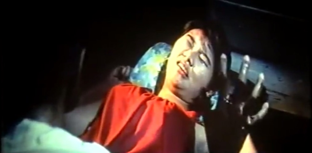 The Bloody Pit of Horror: Baan phi pop 2 (1990)