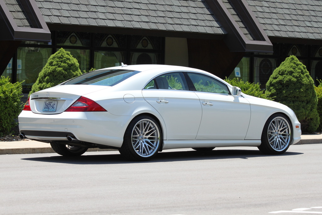 2009 Mercedes-Benz C219 CLS 550 on 20" Lexani Wheels | BENZTUNING