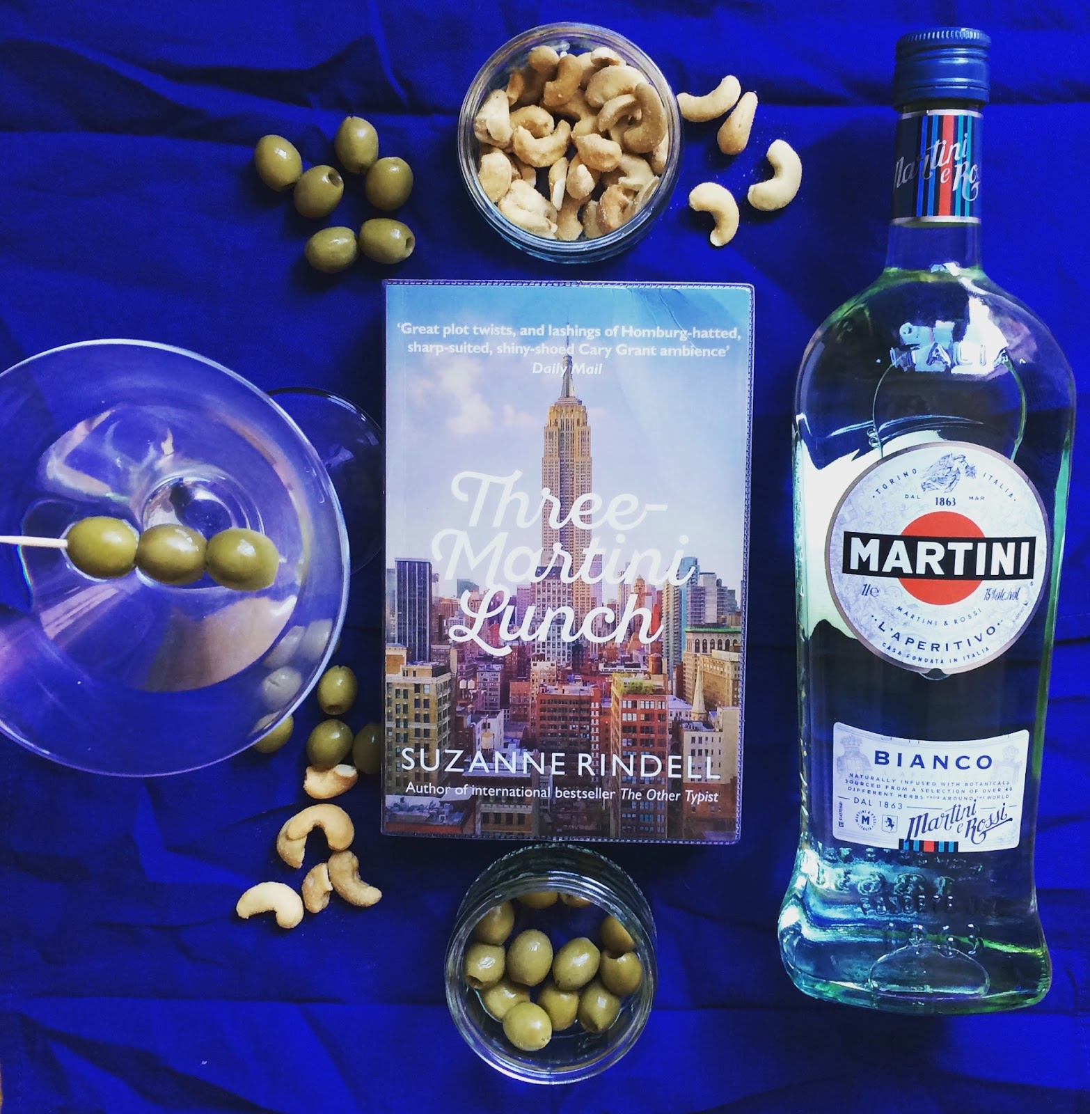 Mati's Mini Books reviews: Book Review: Three Martini lunch - S. Rindell